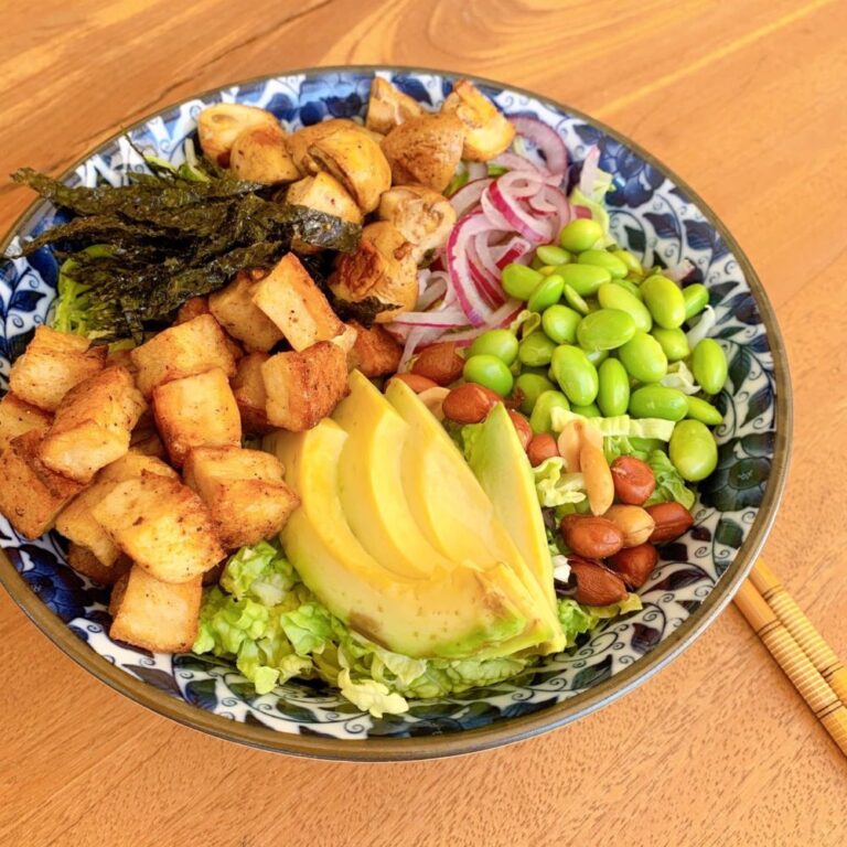 POKE – PRATO HAVAIANO DELICIOSO – STC da Nutri Renata Brun